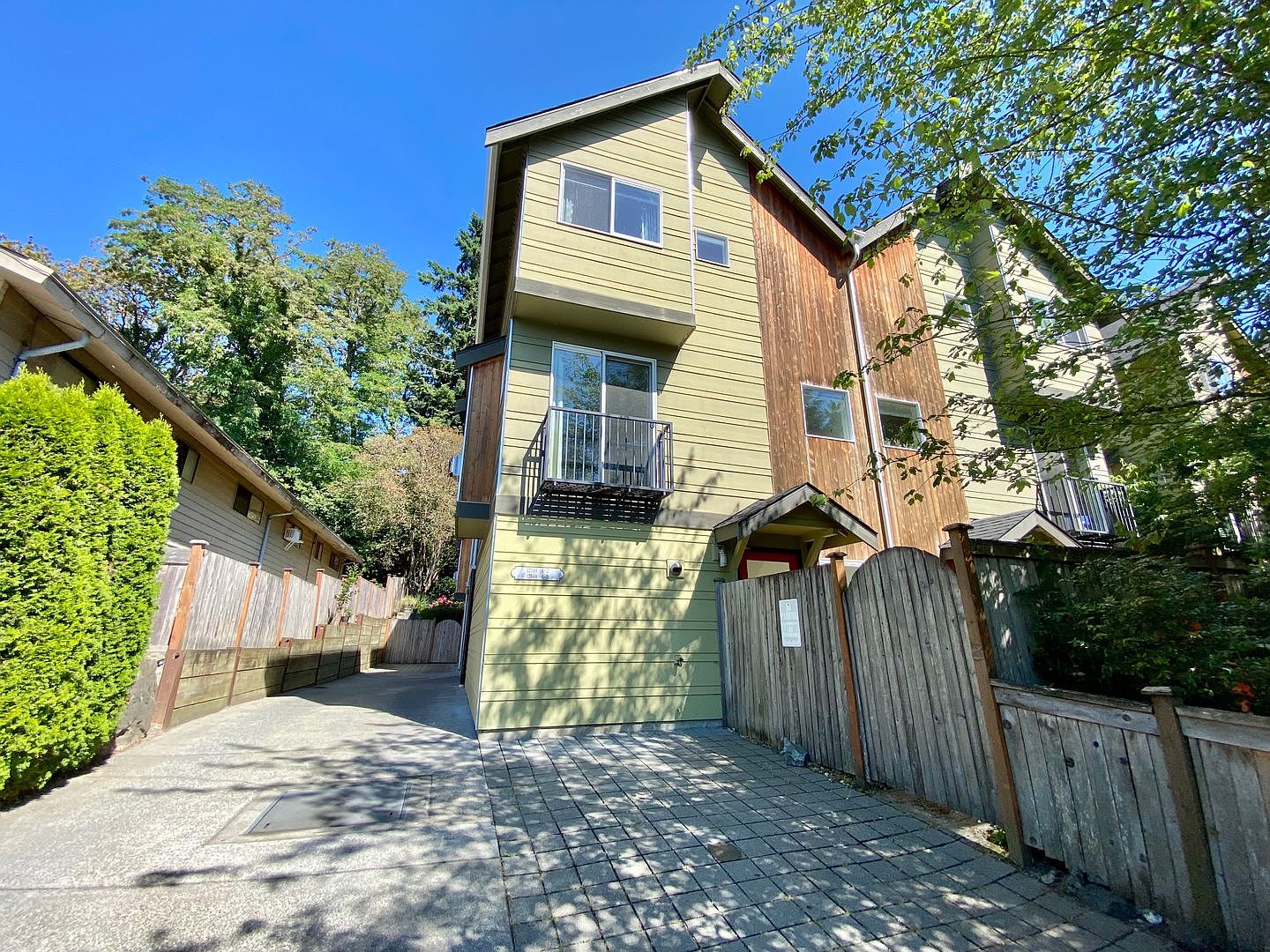 12548 35th Ave NE APT B, Seattle, WA 98125 | Zillow