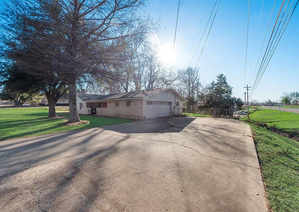 800 Circle Dr, Winnsboro, TX 75494 | Zillow