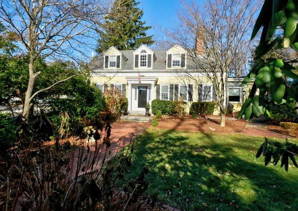 44 Russell St, Plymouth, MA 02360 | Zillow