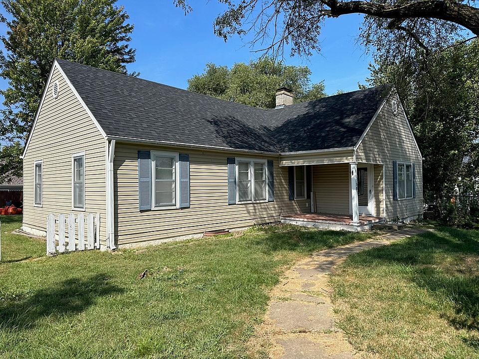 1520 Locust St, Chillicothe, MO 64601 | Zillow
