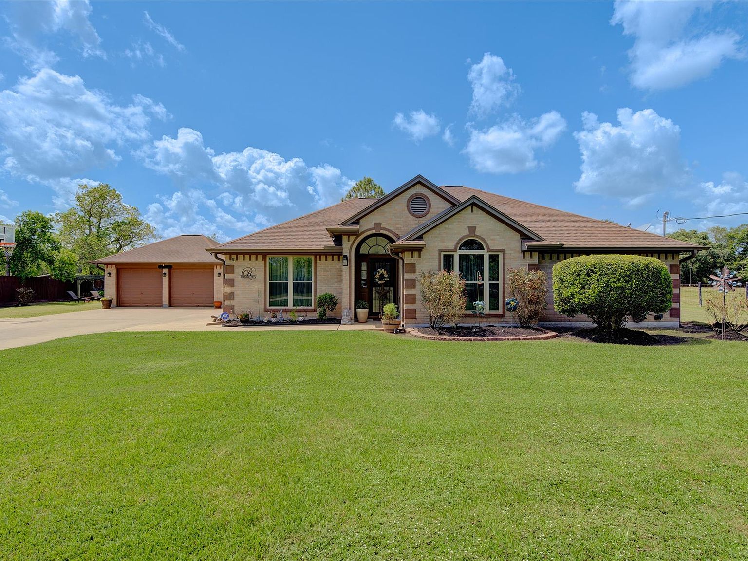 15706-2 County Road 526, Rosharon, TX 77583 | MLS #39163649 | Zillow