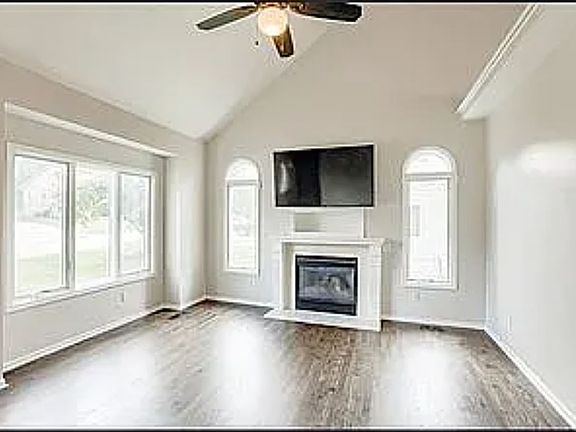 110 Cedar St, Smithville, MO 64089 | Zillow