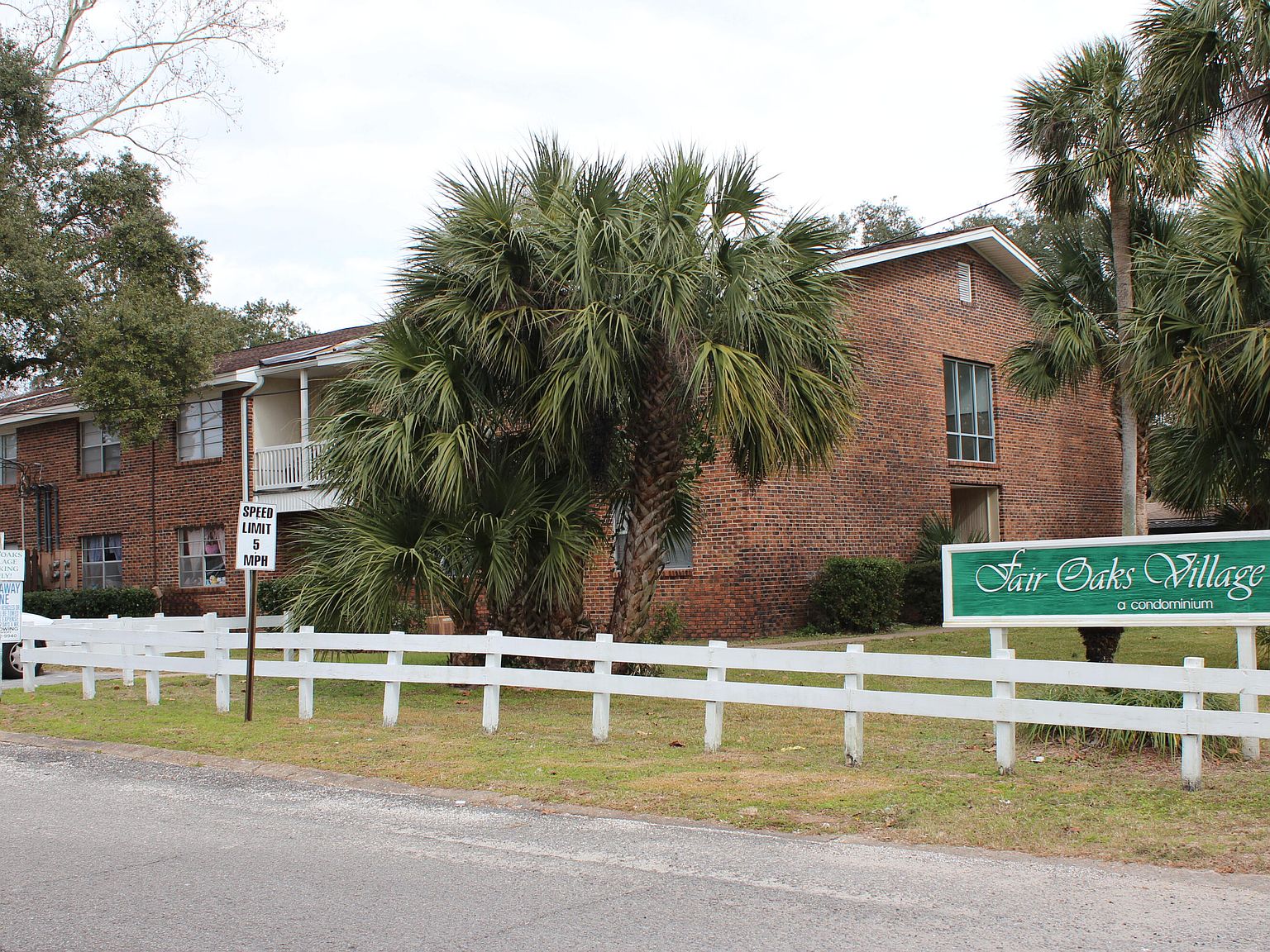 605 Colonial Dr APT 7, Fort Walton Beach, FL 32547 | MLS #916767 | Zillow