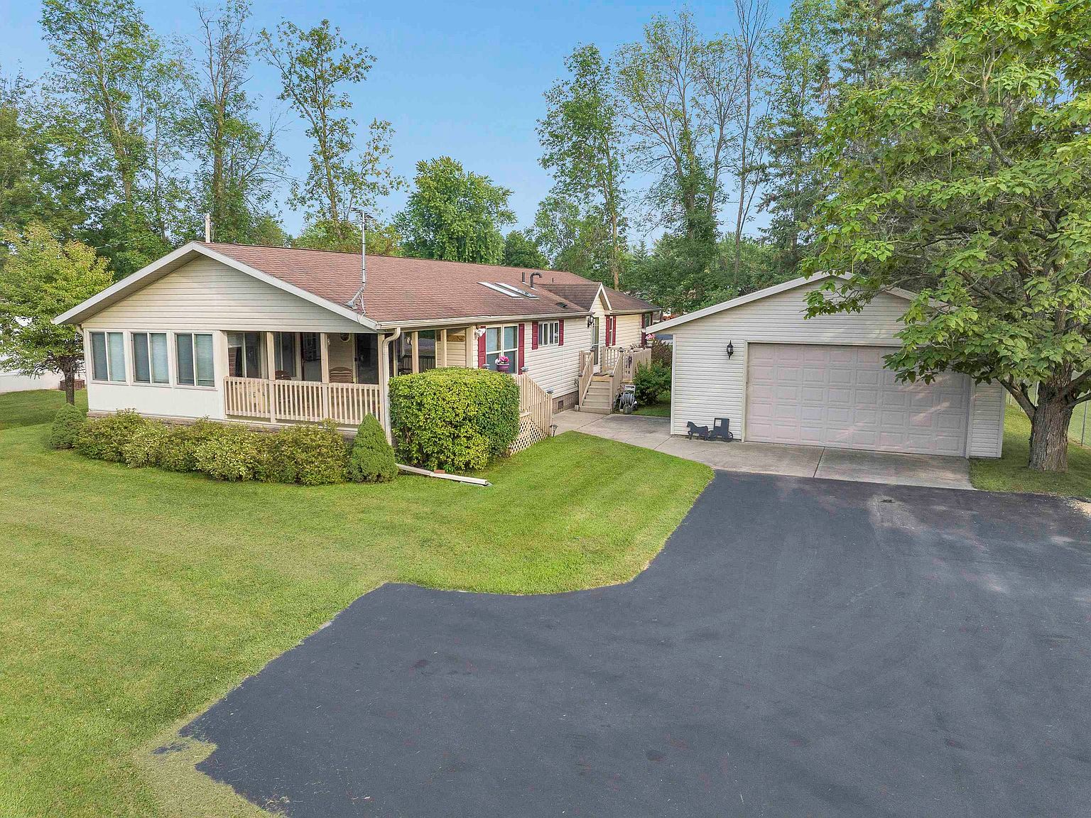 W4349 St Highway 22, Cecil, WI 54111 | Zillow
