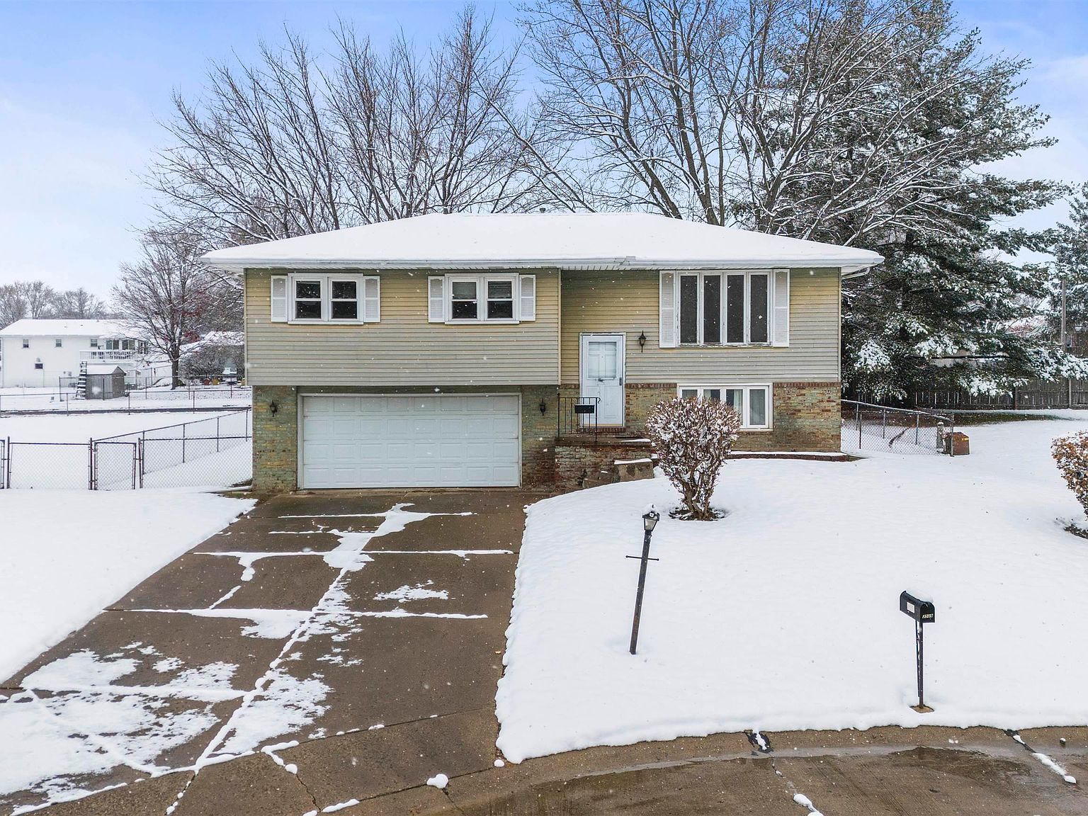 3509 W Pemford Ct, Peoria, IL 61604 | Zillow