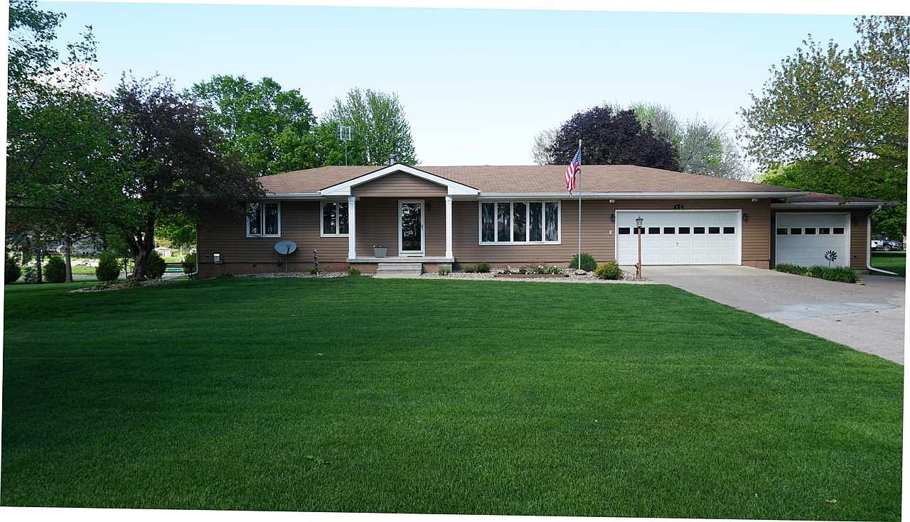102 Carmi Pat Dr, Lone Tree, IA 52755 | MLS #202302530 | Zillow