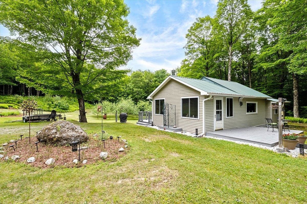 258 Highland Springs Road, Montgomery Center, VT 05471 | MLS #5047425 ...