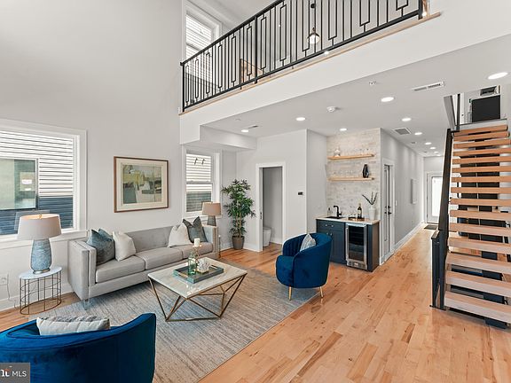 6983 Silverwood St, Philadelphia, PA 19128 | MLS #PAPH2399692 | Zillow