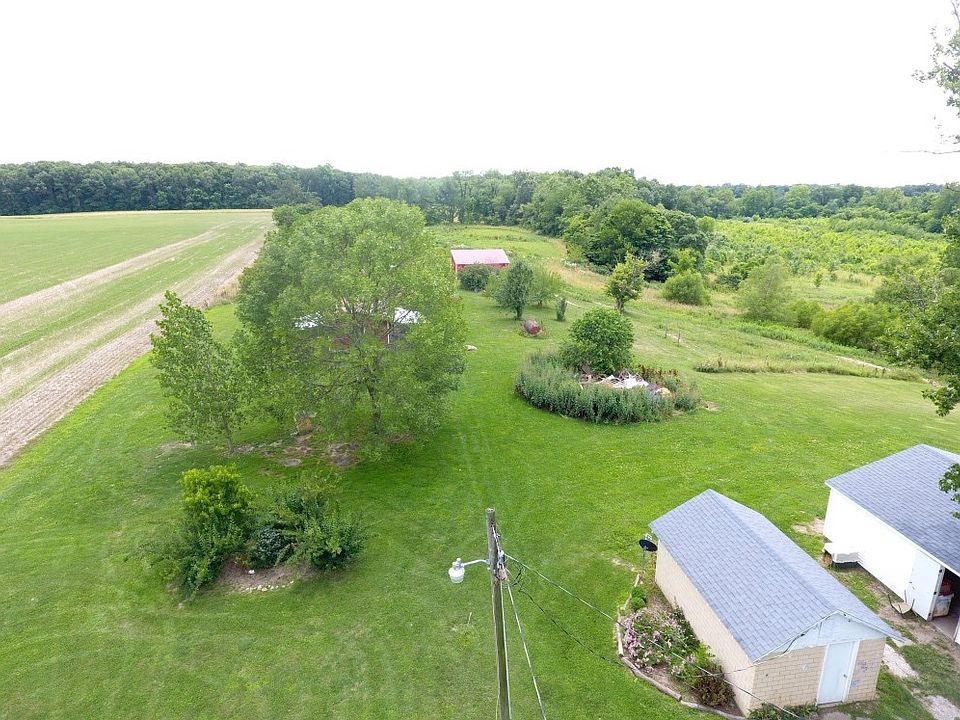 20590 E 1900th Ave, Yale, IL 62481 | Zillow