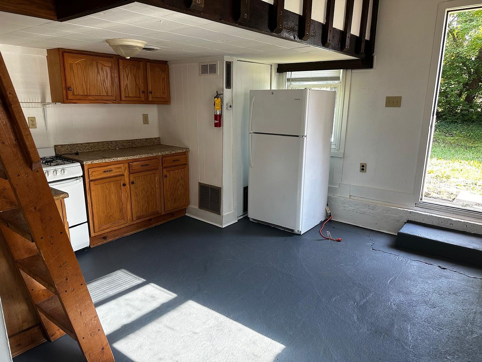 15 N Locust St APT C, Oxford, OH 45056 | Zillow
