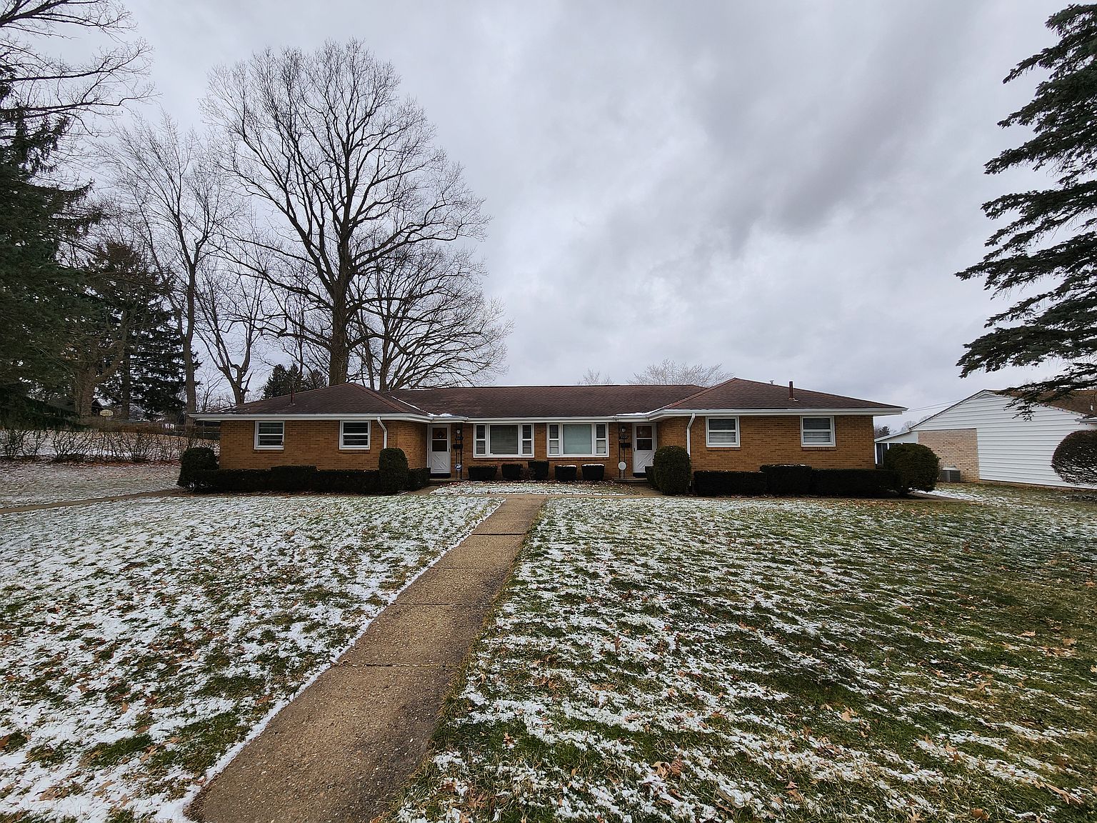 3933 Frazer Ave NW, Canton, OH 44709 | Zillow