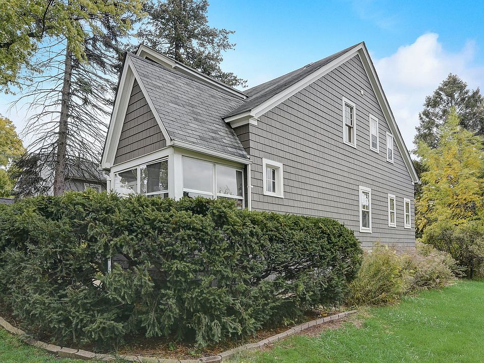 1489 E Algonquin Rd, Des Plaines, IL 60016 | Zillow