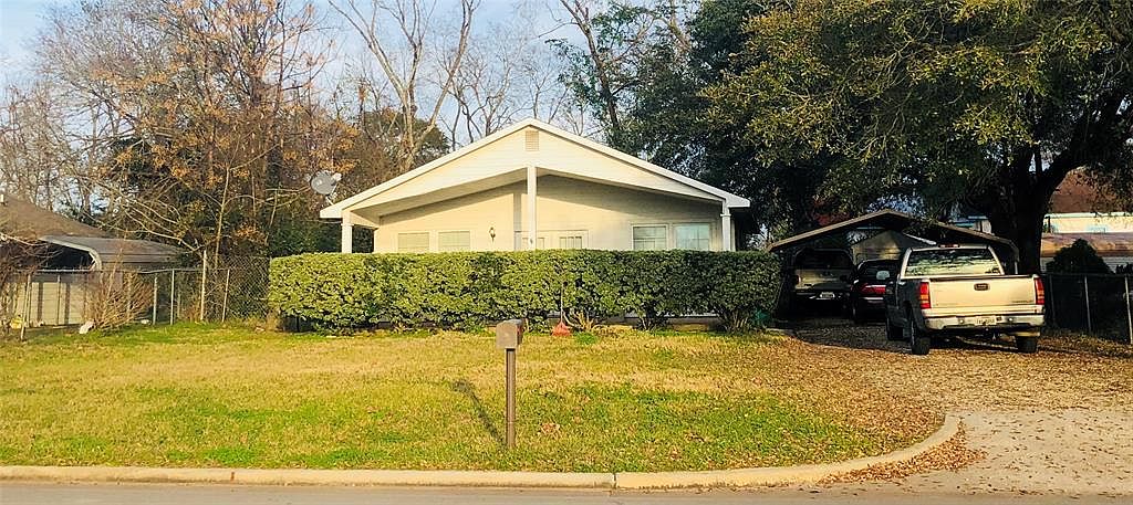 404 Campbell St, Willis, TX 77378 | Zillow