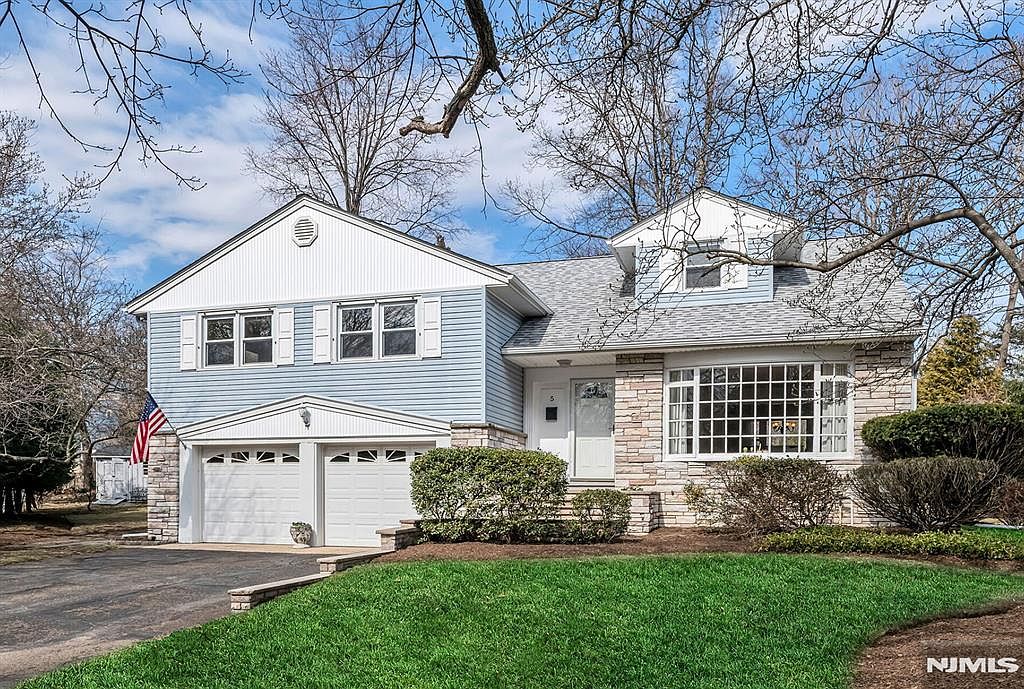 5 Ferris Ct, Ho Ho Kus, NJ 07423 | Zillow