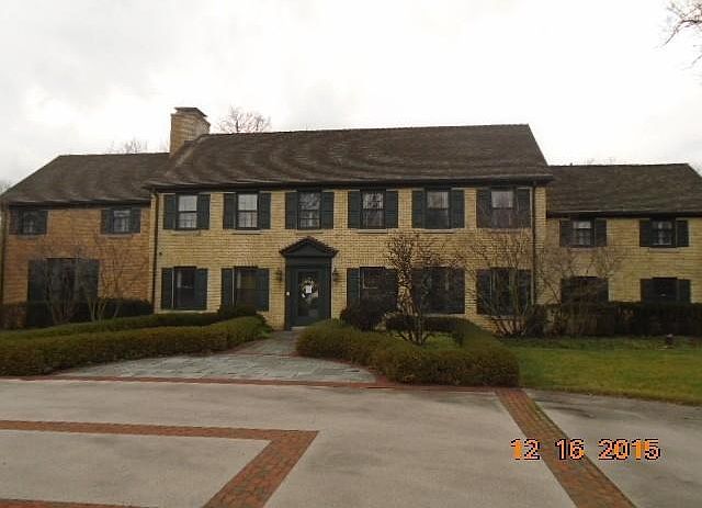 9185 N Range Line Rd, River Hills, WI 53217 | Zillow