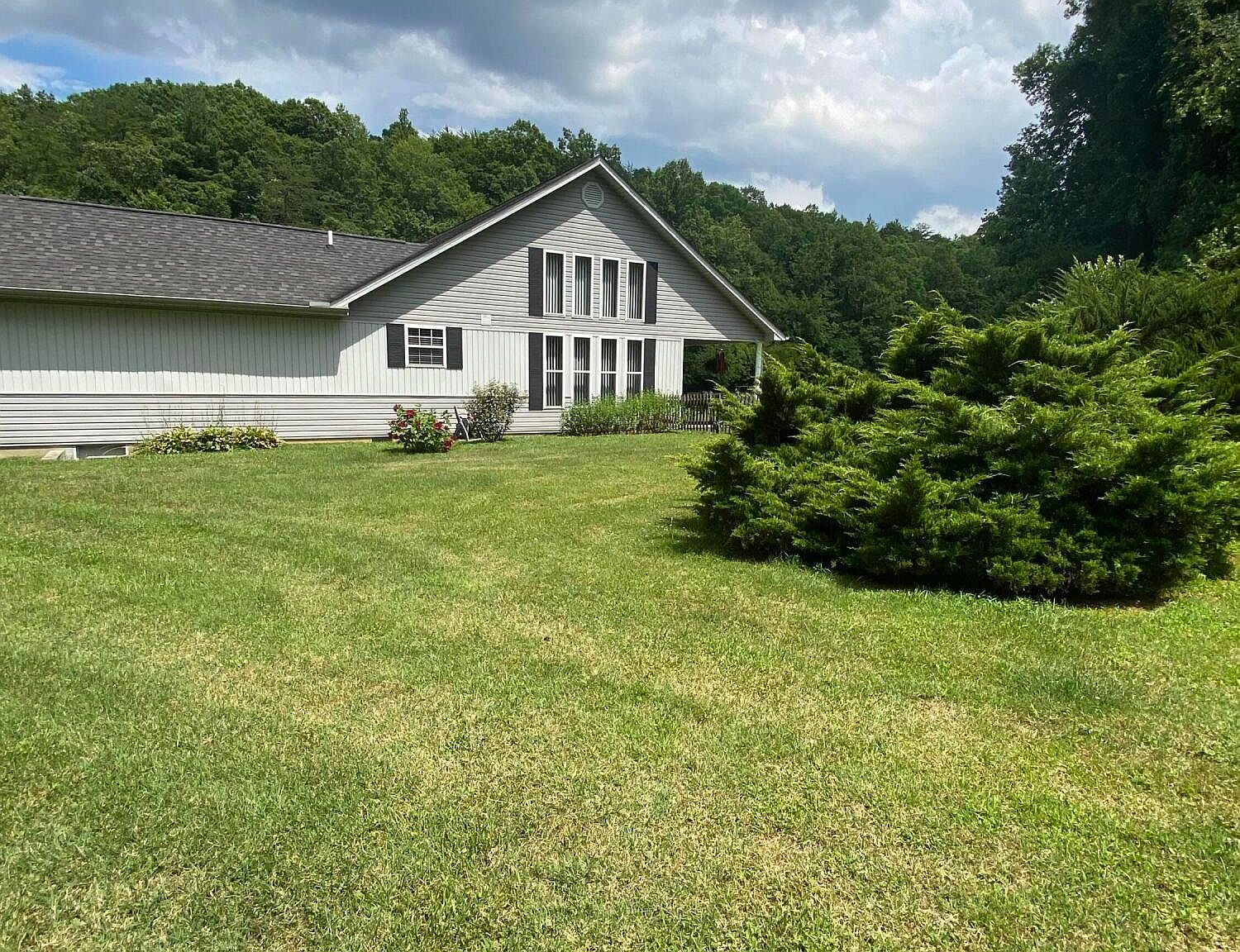2581 Corder Flats Rd, Strunk, KY 42649 | MLS #24014366 | Zillow