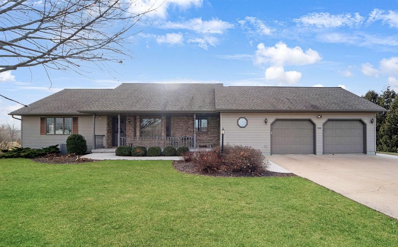 1005 W Lake St, Chilton, WI 53014 | Zillow