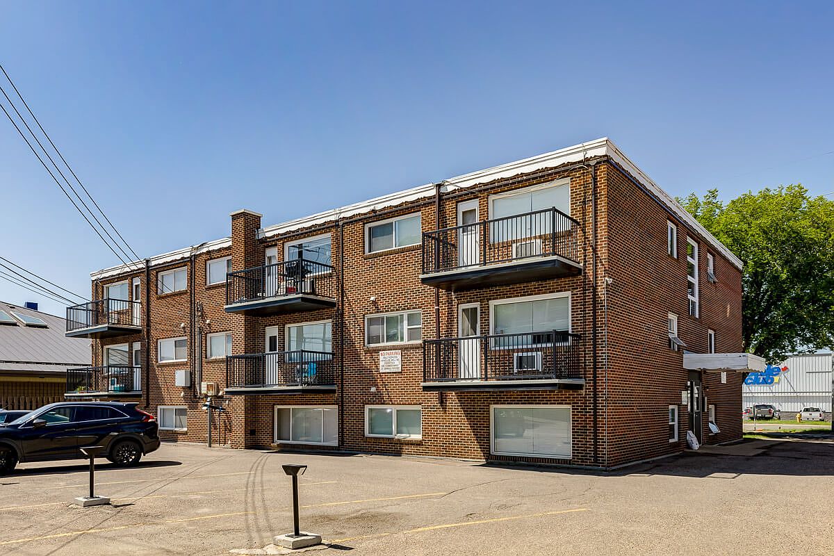 911 Preston Ave S #1, Saskatoon, SK S7H 2V3 | Zillow