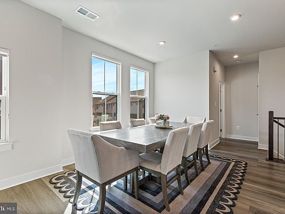2721 Velocity Rd #24F, Herndon, VA 20171 | MLS #VAFX2147302 | Zillow 2721 Velocity Rd #24F, Herndon, VA 20171 | MLS #VAFX2147302 | Zillow