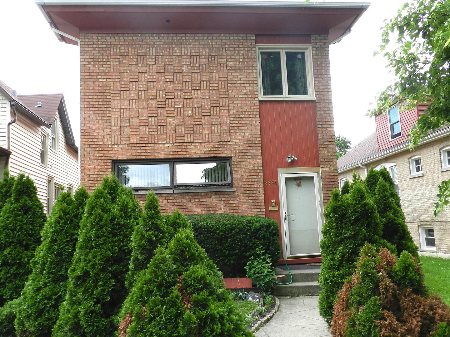 3235 W 65th Pl, Chicago, IL 60629 | Zillow