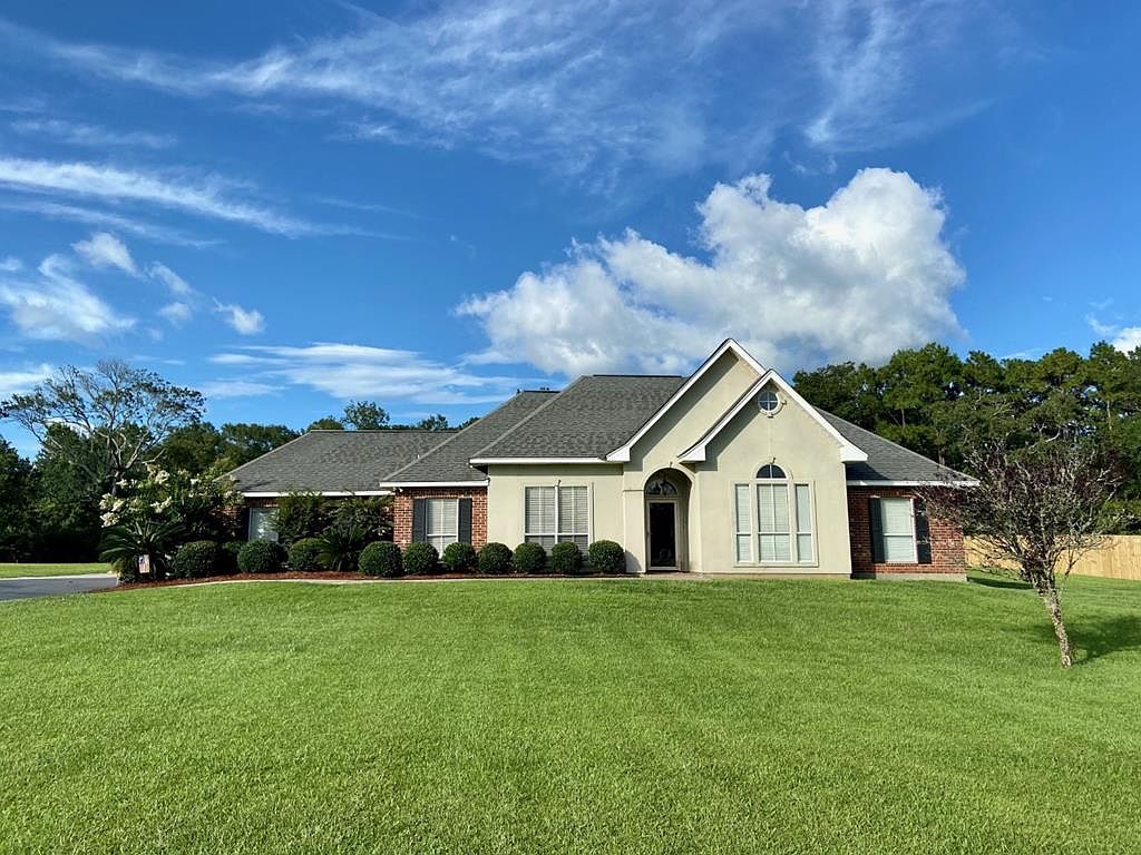 118 Shore Crest Cir, Carriere, MS 39426 | Zillow
