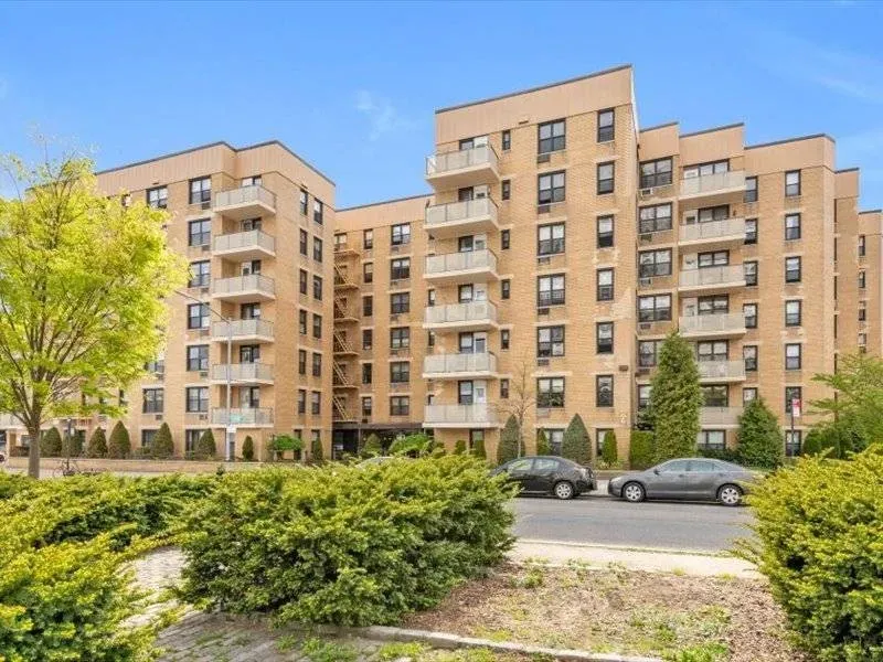 200 Corbin Place #3E in Brighton Beach, Brooklyn | StreetEasy