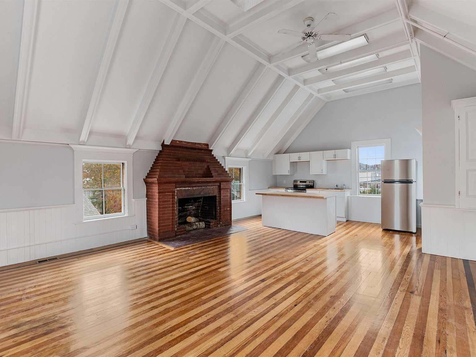 109 Pleasant St #201, Claremont, NH 03743 | Zillow