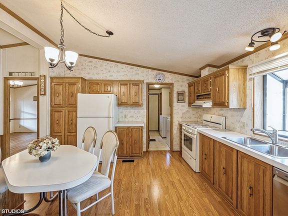 6801 S La Grange Rd UNIT E10, La Grange, IL 60525 | Zillow