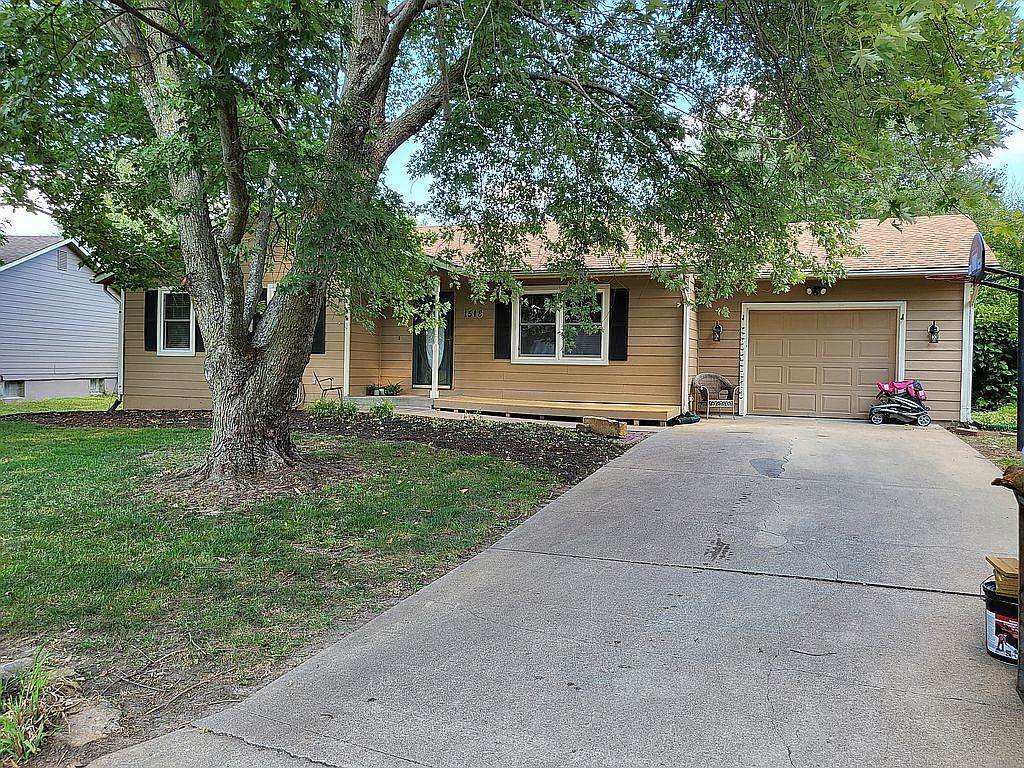 1518 Stevens Rd, Eudora, KS 66025 | Zillow