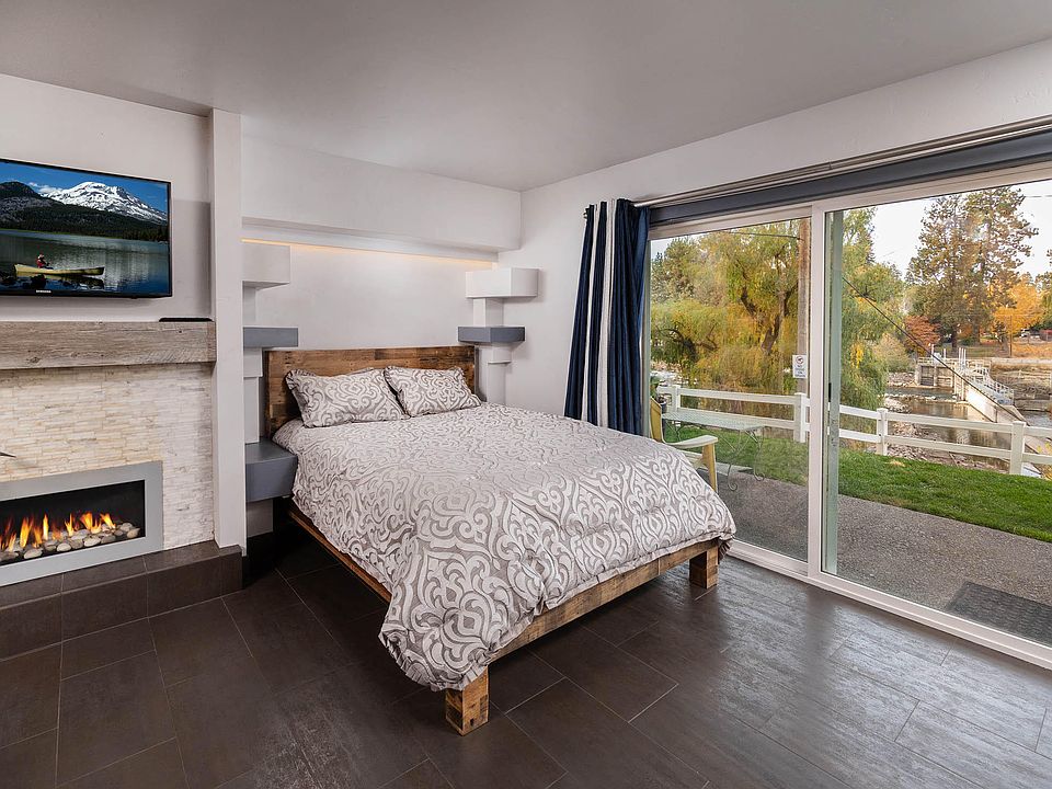 1565 NW Wall St Bend OR | Zillow