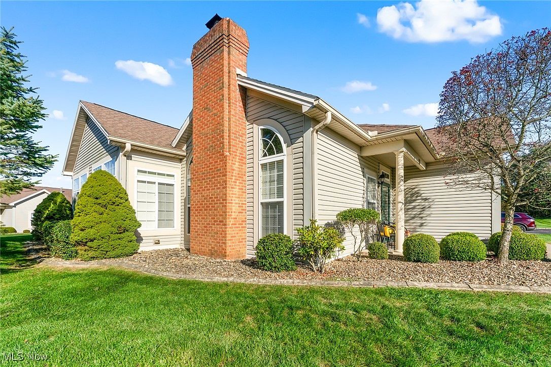 5645 Clingan Rd UNIT 15A, Struthers, OH 44471 | Zillow