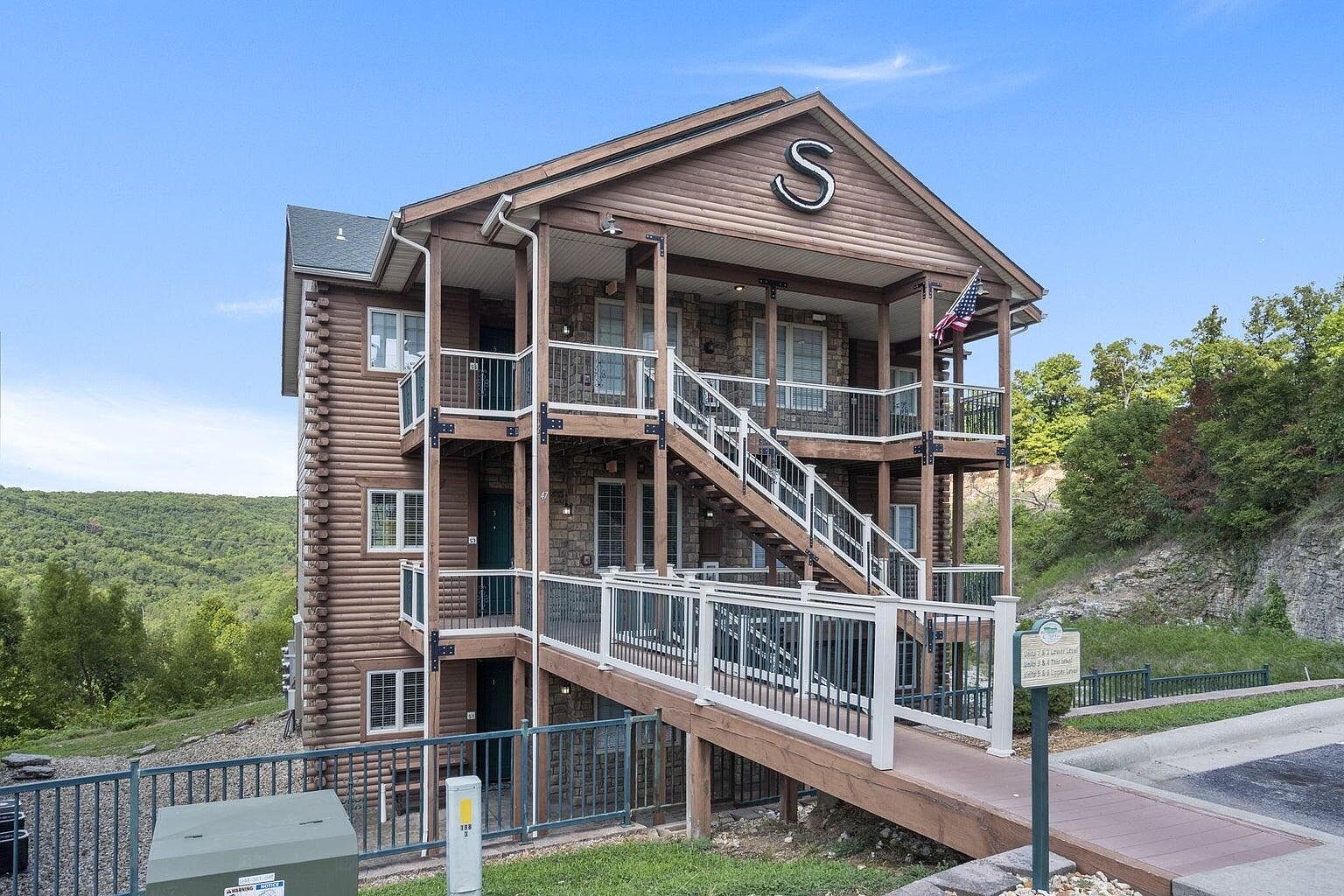 47 Stone Cliff Circle UNIT 2, Branson, MO 65616 | Zillow