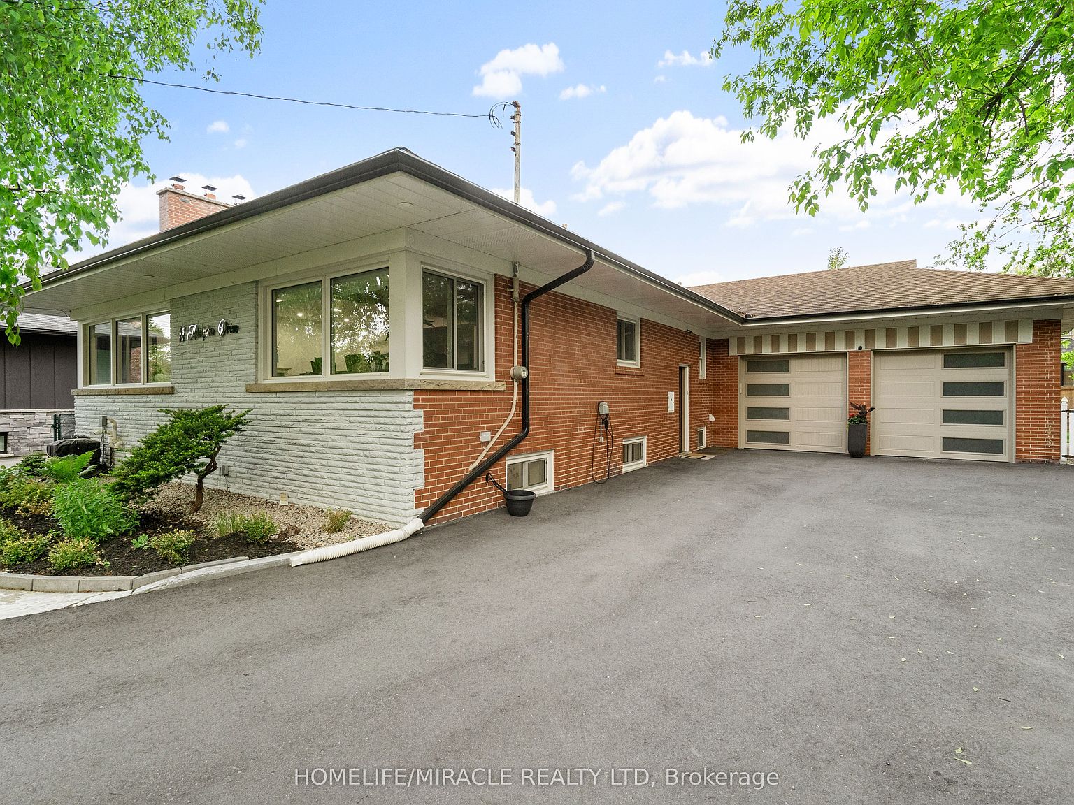 11 Adelpha Dr #W07, Toronto, ON M8Z 3A1 | MLS #W12175807 | Zillow