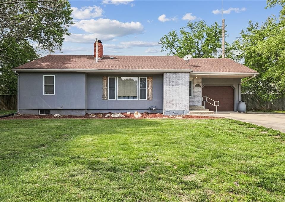 200 E Joy St, Harrisonville, MO 64701 | Zillow