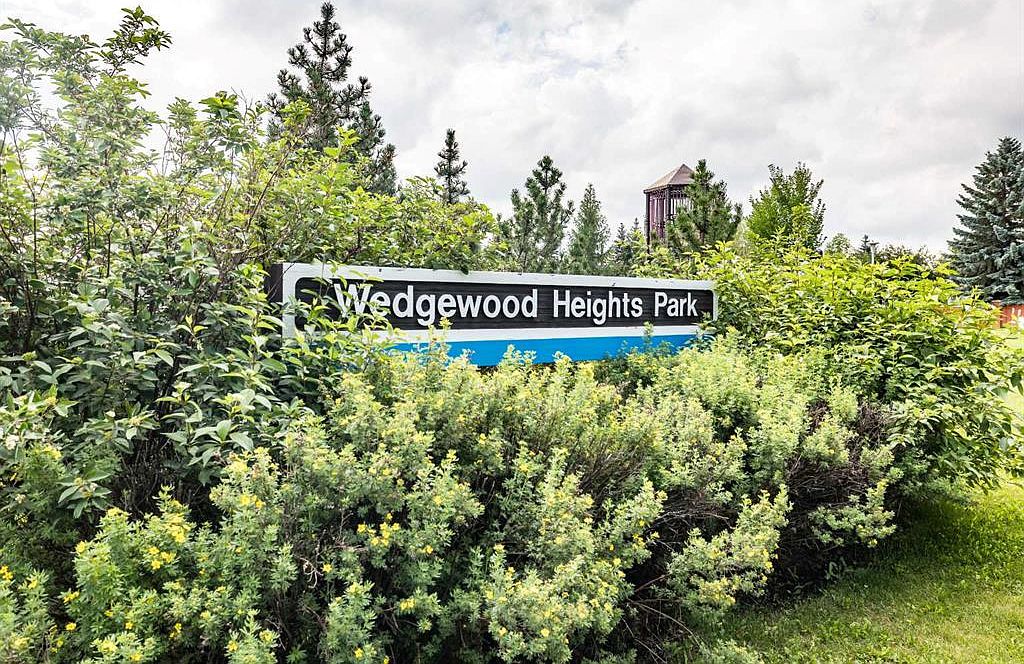 1072 Wedgewood Blvd NW, Edmonton, AB T6M 2L6 | MLS #A2114169 | Zillow