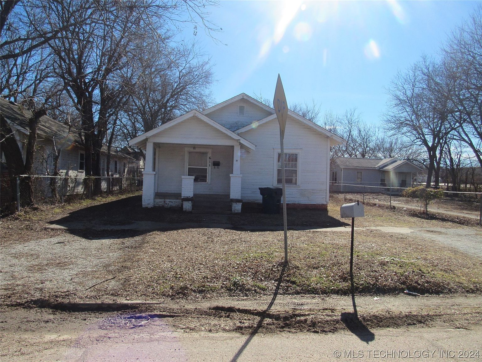 611 W 14th St, Ada, OK 74820 | Zillow