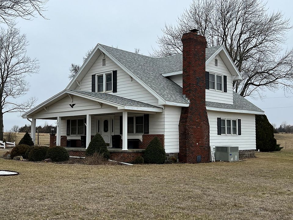1046 1400th St, Iola, KS 66749 | Zillow