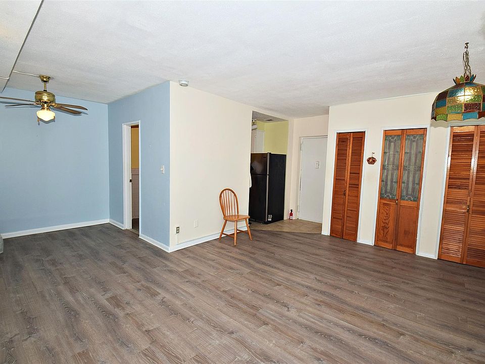 4727 Little Neck Pkwy Little Neck NY | Zillow