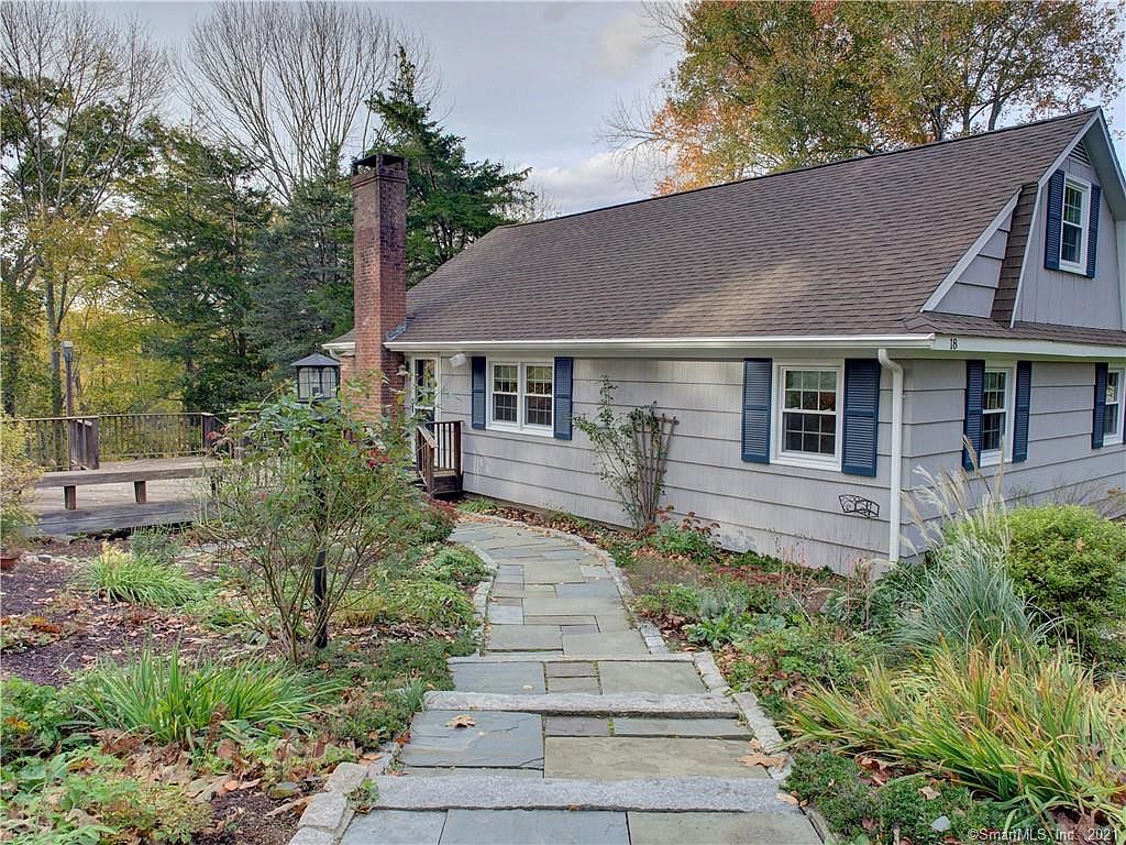 18 Barry Dr, Gales Ferry, CT 06335 | Zillow