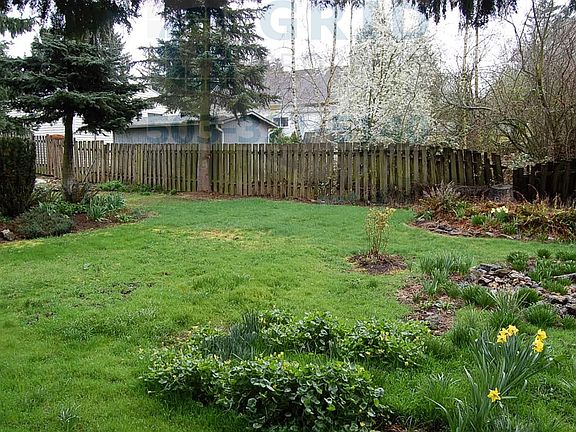 935 NE 91st Ave, Portland, OR 97220 | Zillow