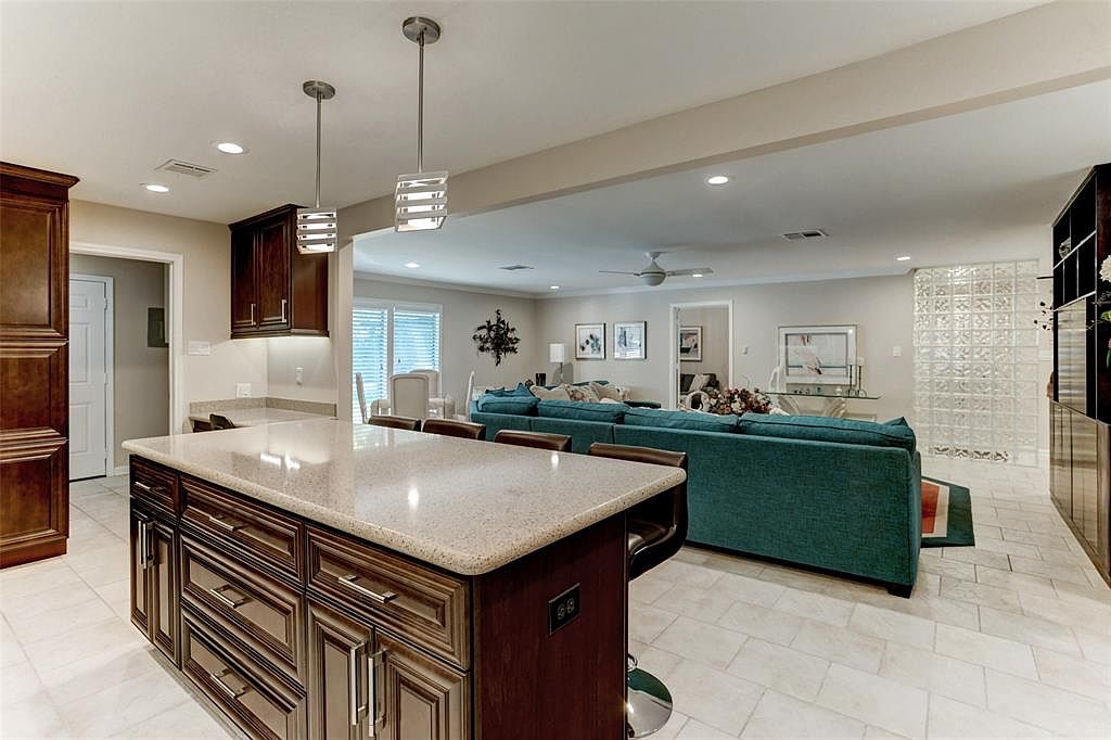 5607 Rutherglenn Dr, Houston, TX 77096 | Zillow