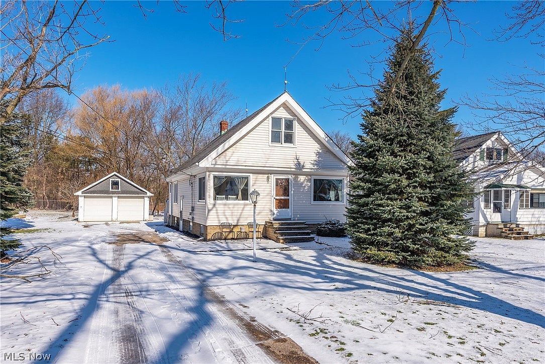 243 Mapleview Dr, Seven Hills, OH 44131 | Zillow