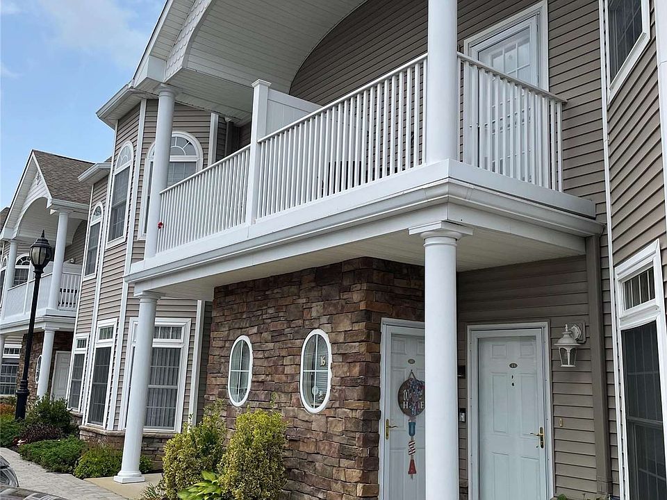 16 Jacqueline Way UNIT 16, North Babylon, NY 11703 | Zillow