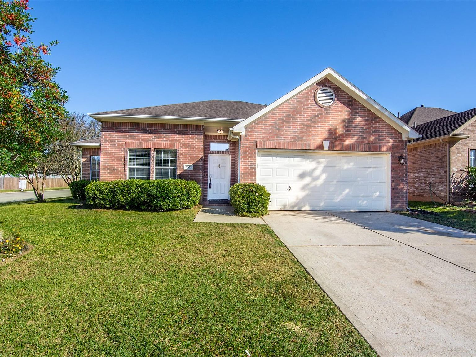 2208 Highpoint Mdw, Conroe, TX 77304 | Zillow