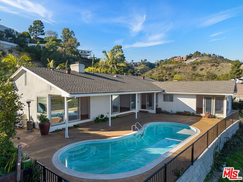 968 Kenfield Ave, Los Angeles, CA 90049 | Zillow