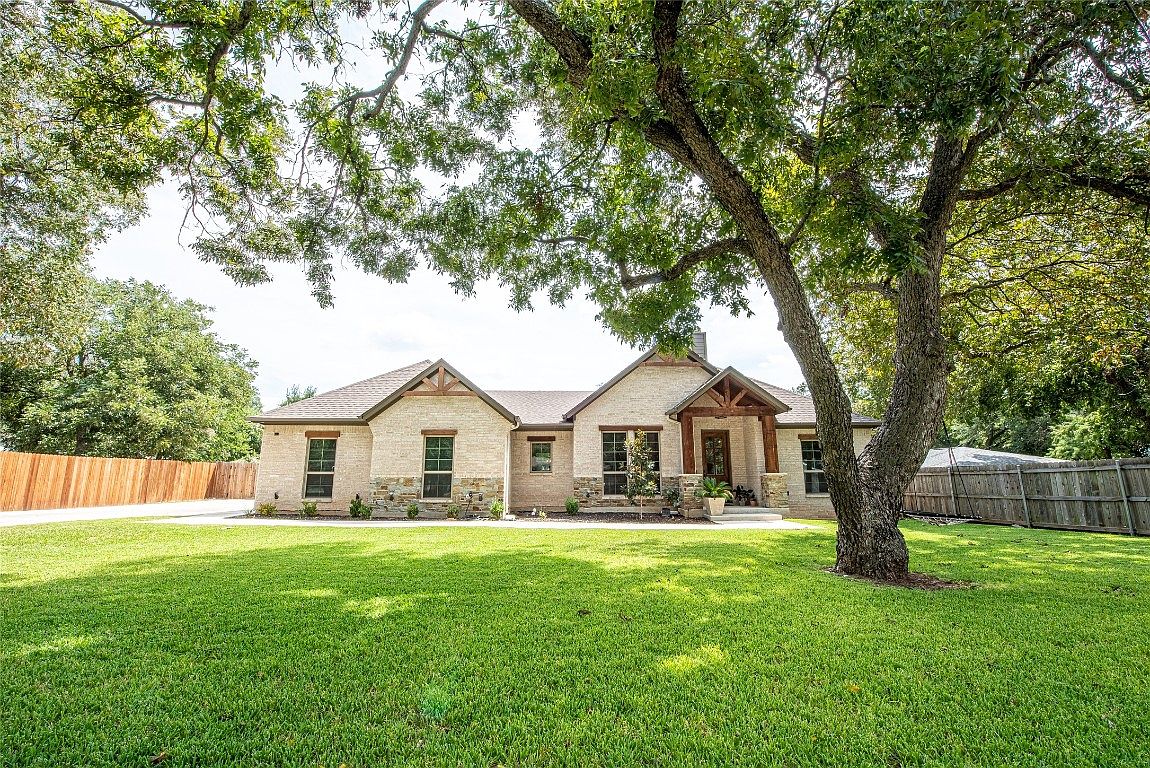 215 Allen St, Weatherford, TX 76086 | Zillow