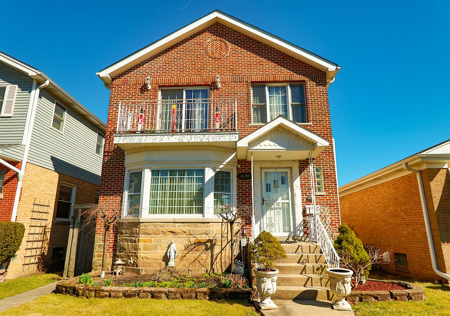 6239 N Tripp Ave, Chicago, IL 60646 | Zillow