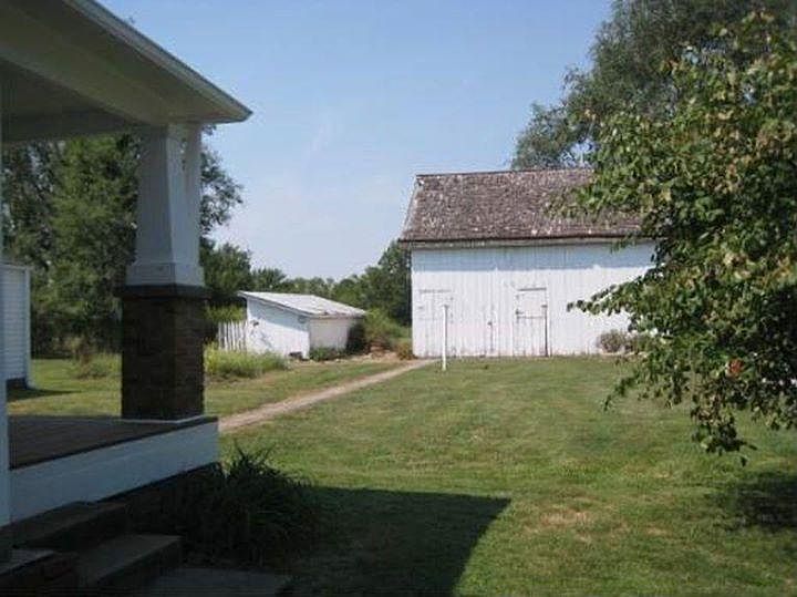 208 Spruce St, Garden City, MO 64747 | Zillow