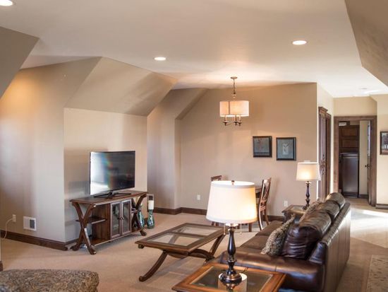 724 Woodridge Dr, Manitowoc, WI 54220 | MLS #1710183 | Zillow