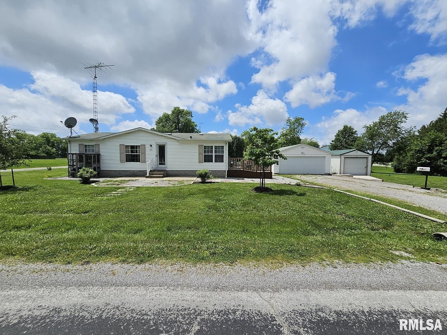 101 S Gum St, Belle Rive, IL 62810 | Zillow